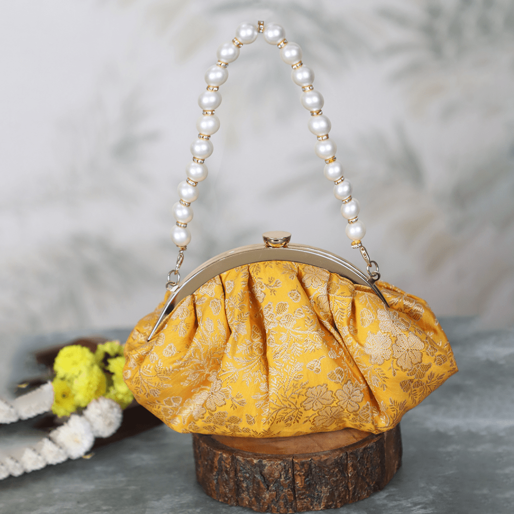 Naaz Batua | Yellow Gold – ArtFlyck